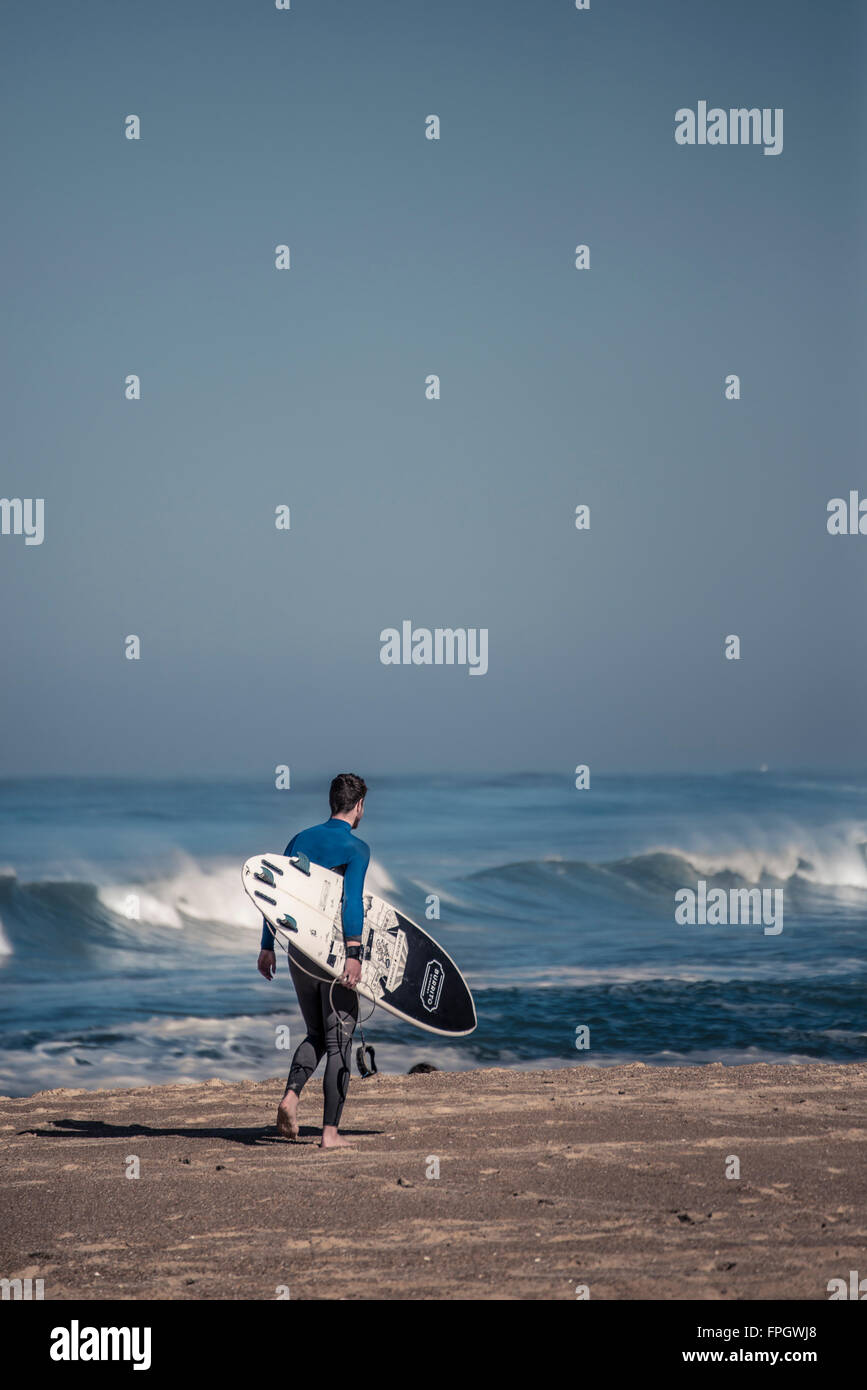 wave check @ hossegor beach Stock Photo - Alamy