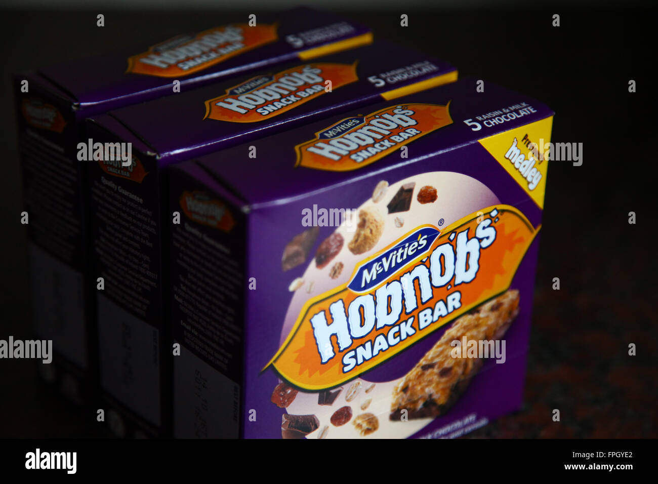 Hobnobs snack bar raisin and milk chocolate 5 pack Stock Photo - Alamy