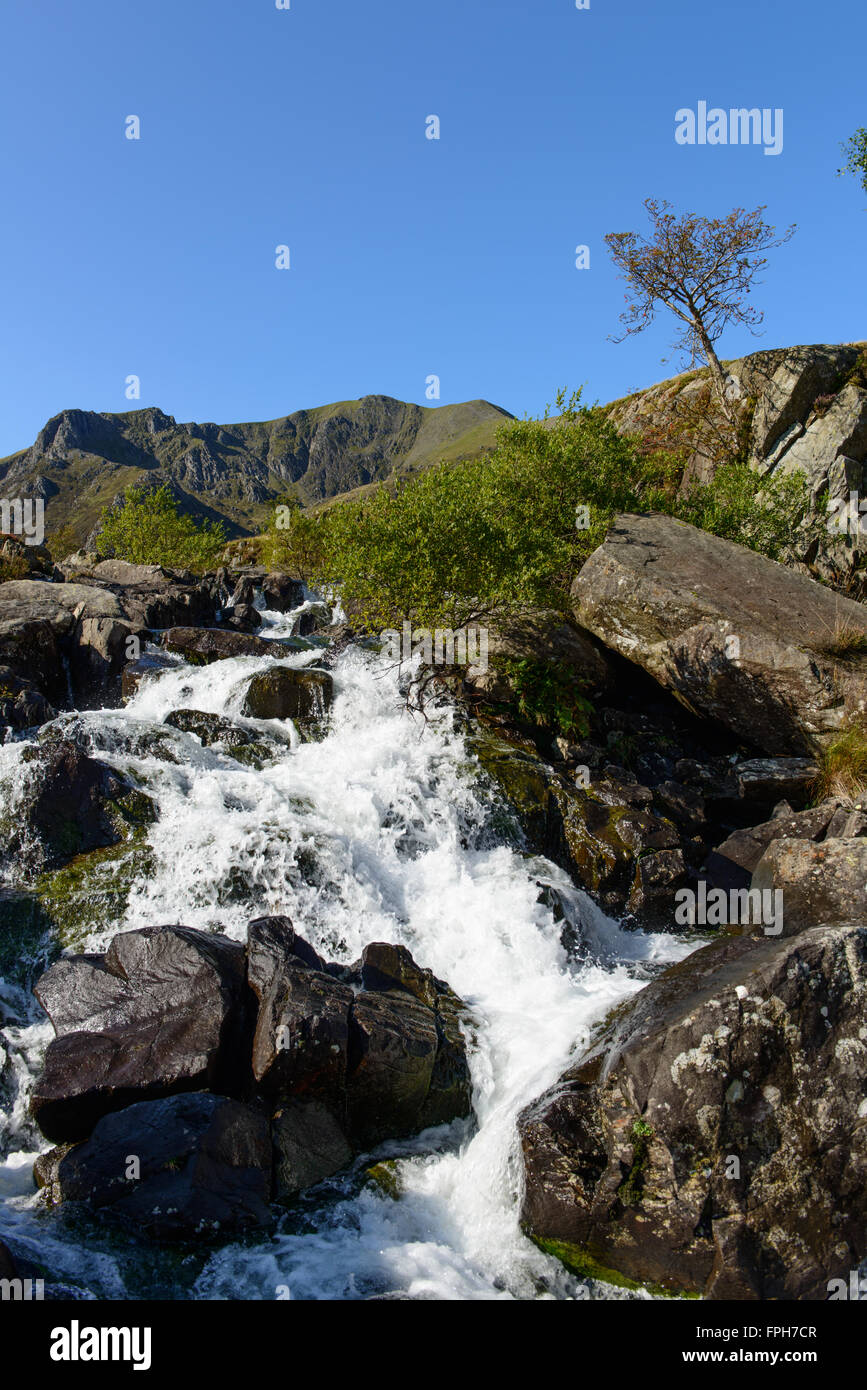 Llyn ogwen waterfall hi-res stock photography and images - Alamy