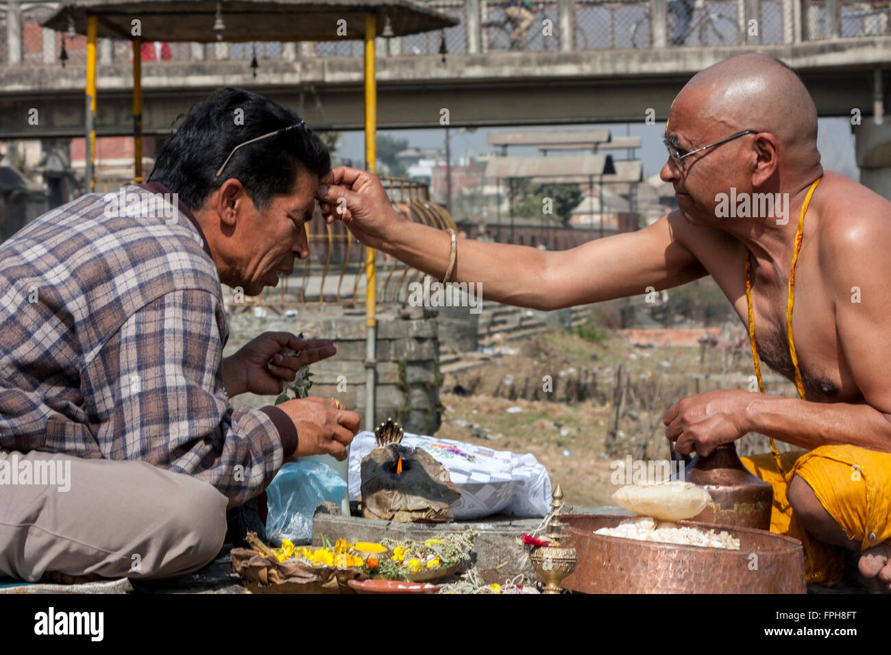 Bindi hindu hi-res stock photography and images - Alamy