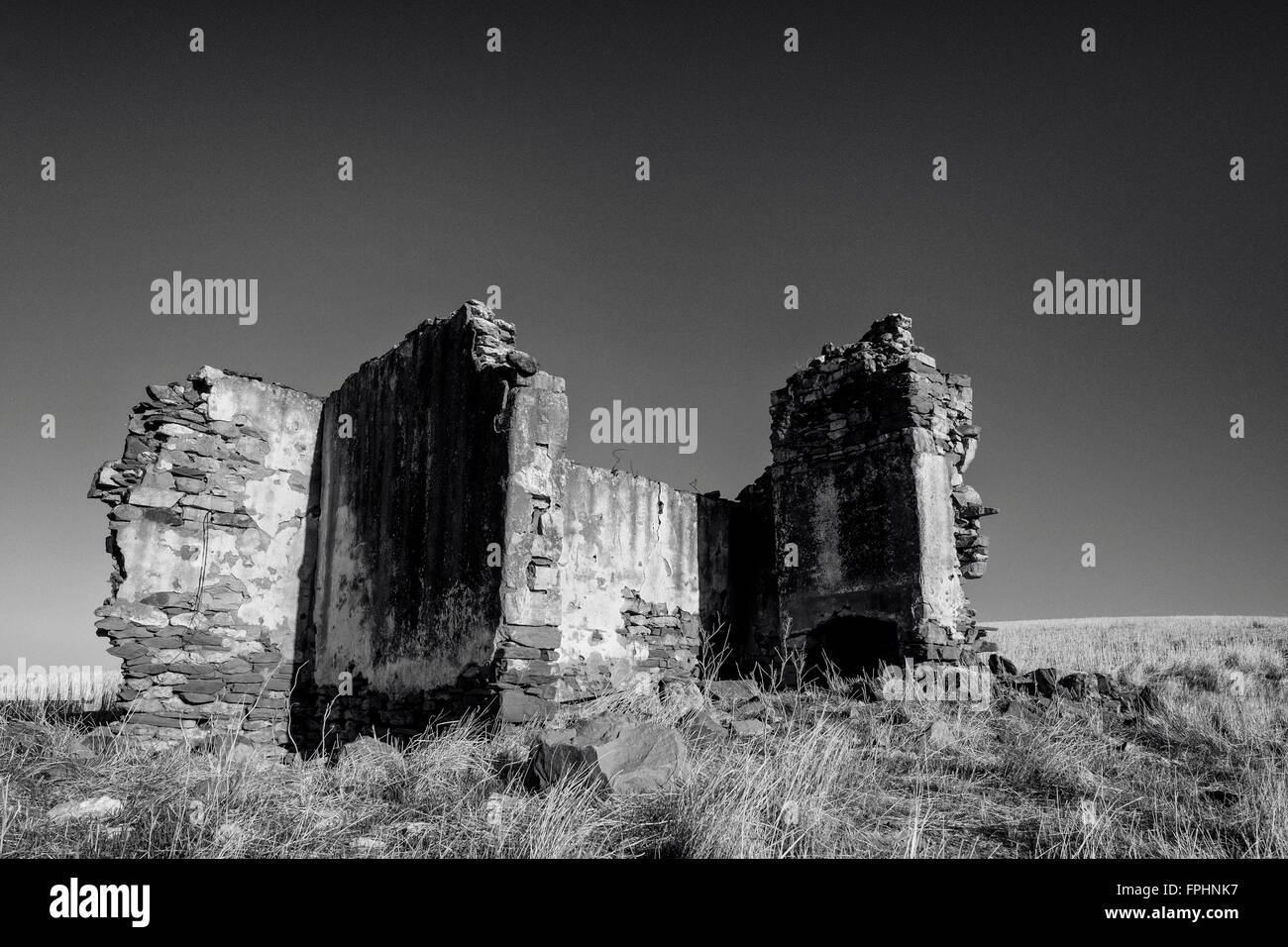 Run down country house australia hi-res stock photography and images ...