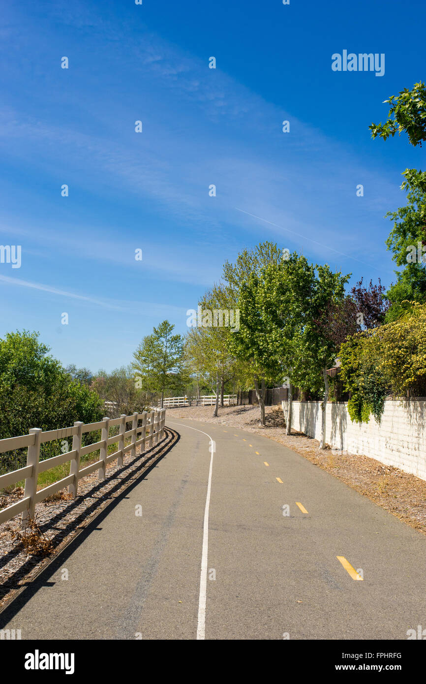 Quiet calm walking trail for exercise and relaxation in the city of Los ...