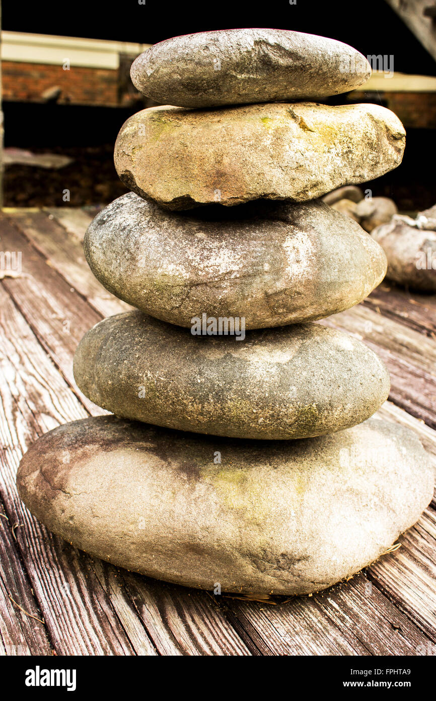 Balancing stones hi-res stock photography and images - Alamy