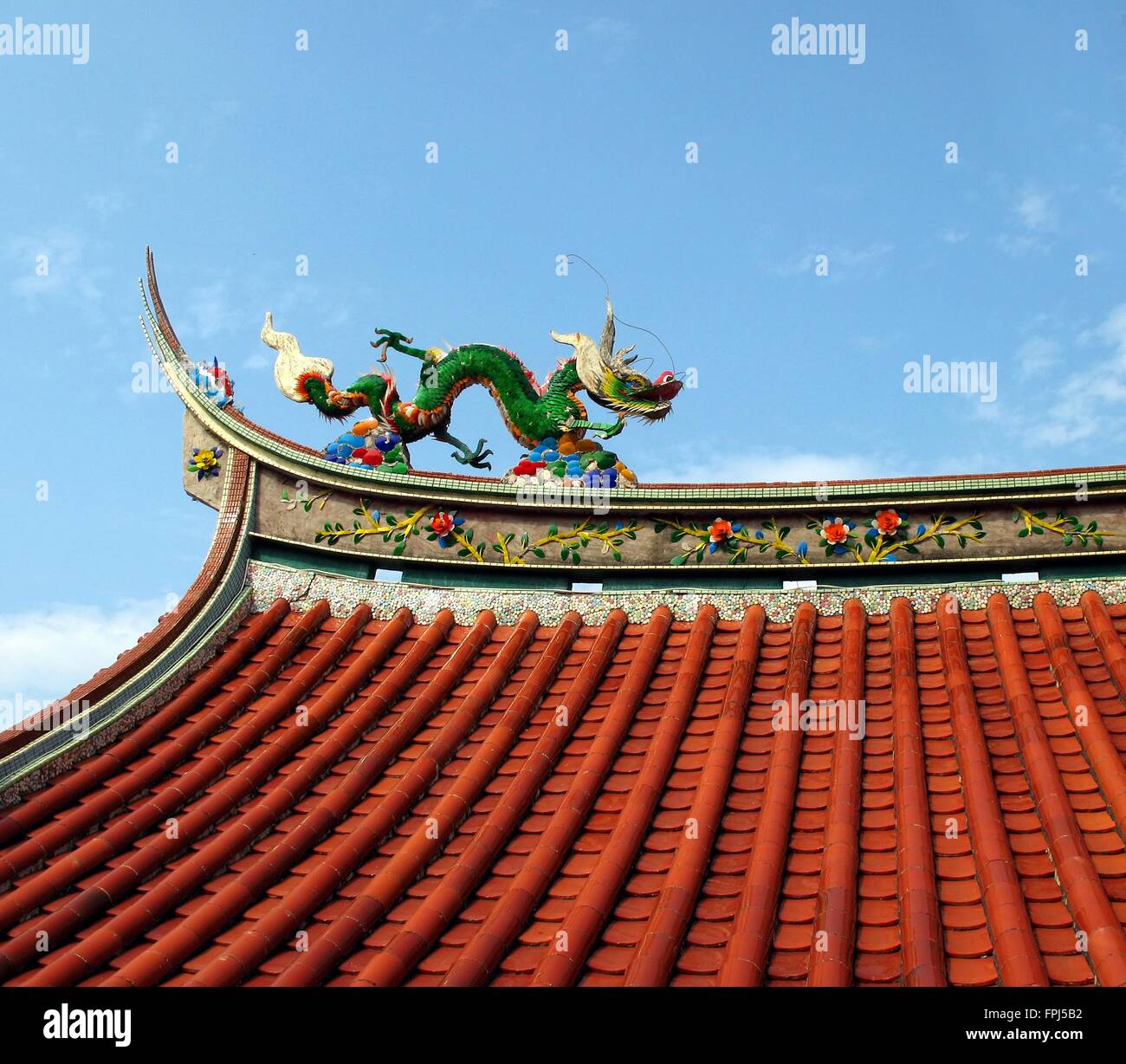 Chinese temple detail with a mythological dragon Stock Photo - Alamy