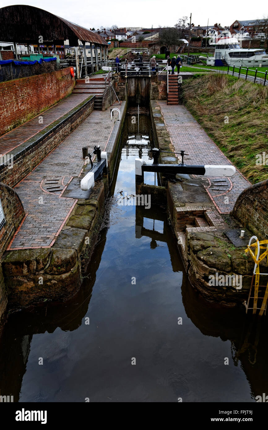 Stourport bridge hi-res stock photography and images - Alamy