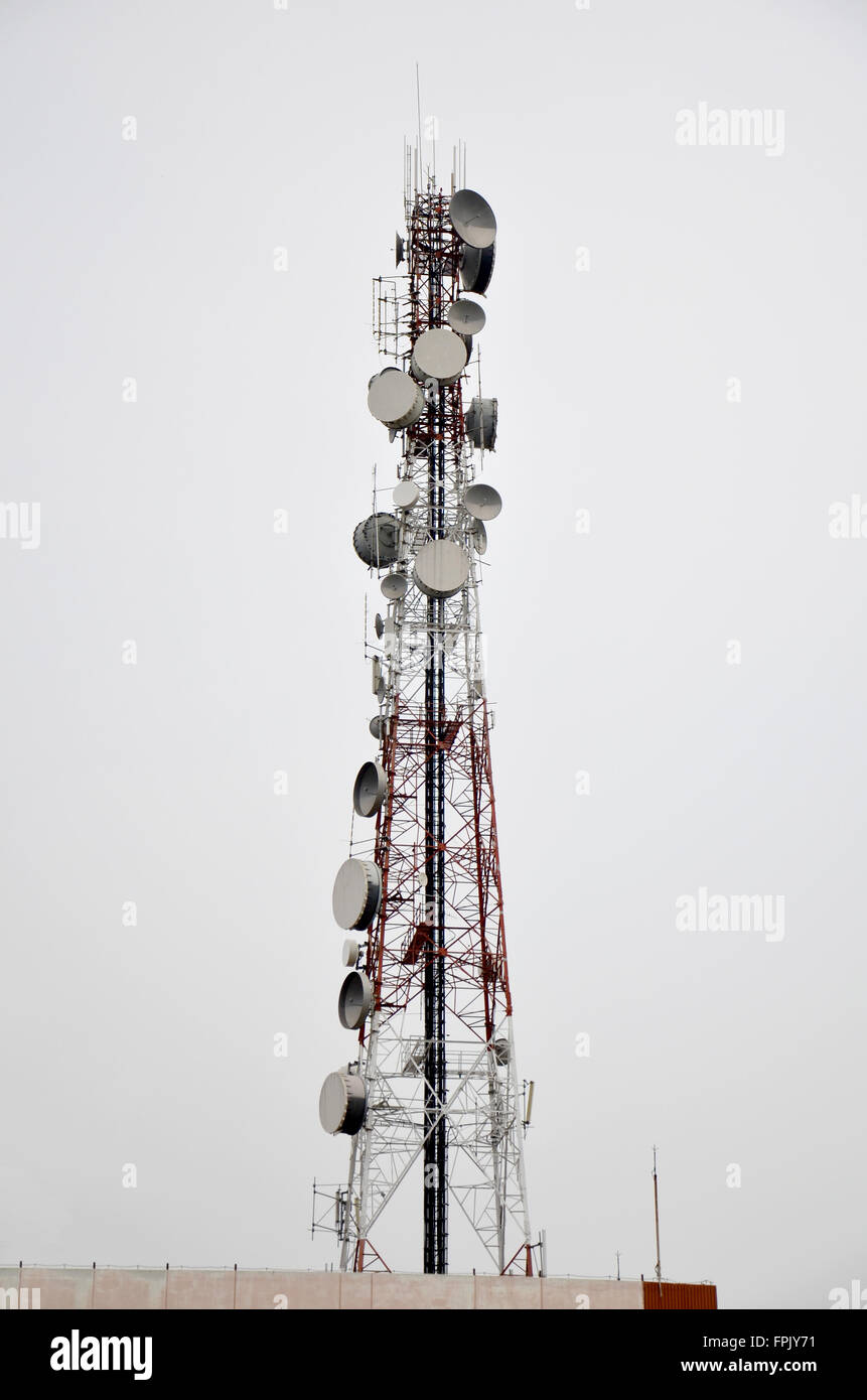Mobile cellphone transmission pole hi-res stock photography and images ...