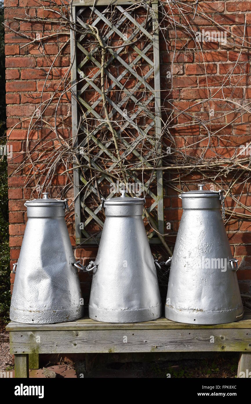 Lower heswall village hi-res stock photography and images - Alamy