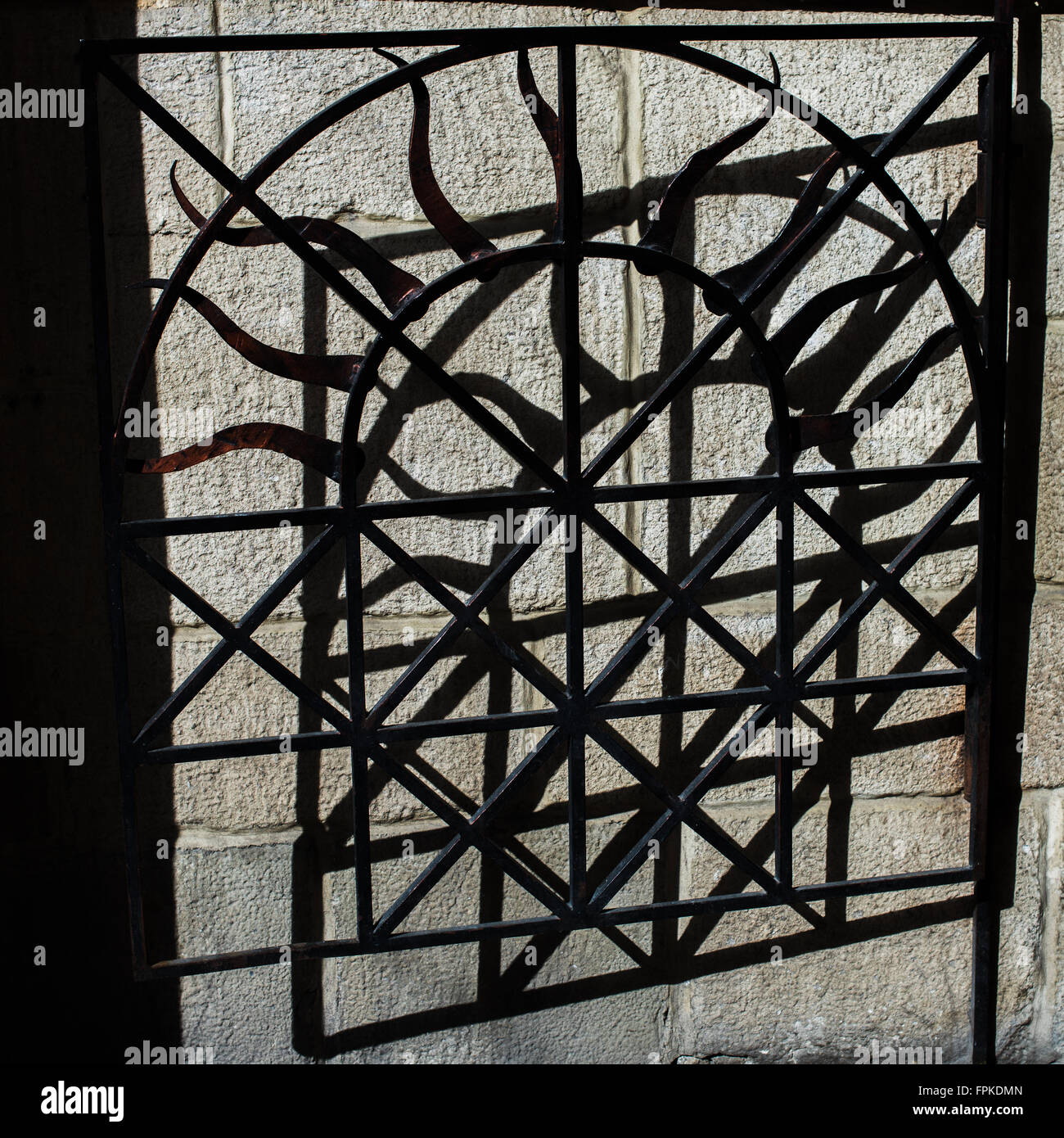 Iron lattice figure hi-res stock photography and images - Alamy