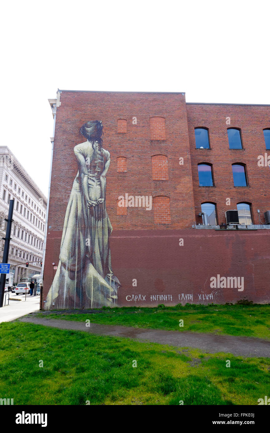 Mural on the side of a building hi-res stock photography and images - Alamy