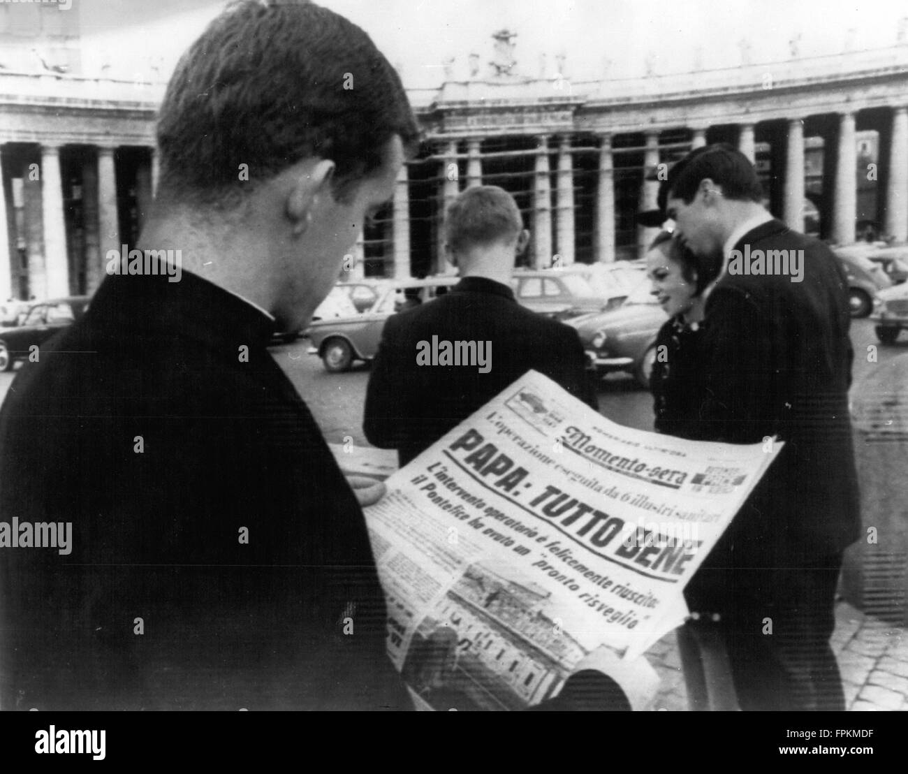 Italian catholic priest in rome hi-res stock photography and images - Alamy