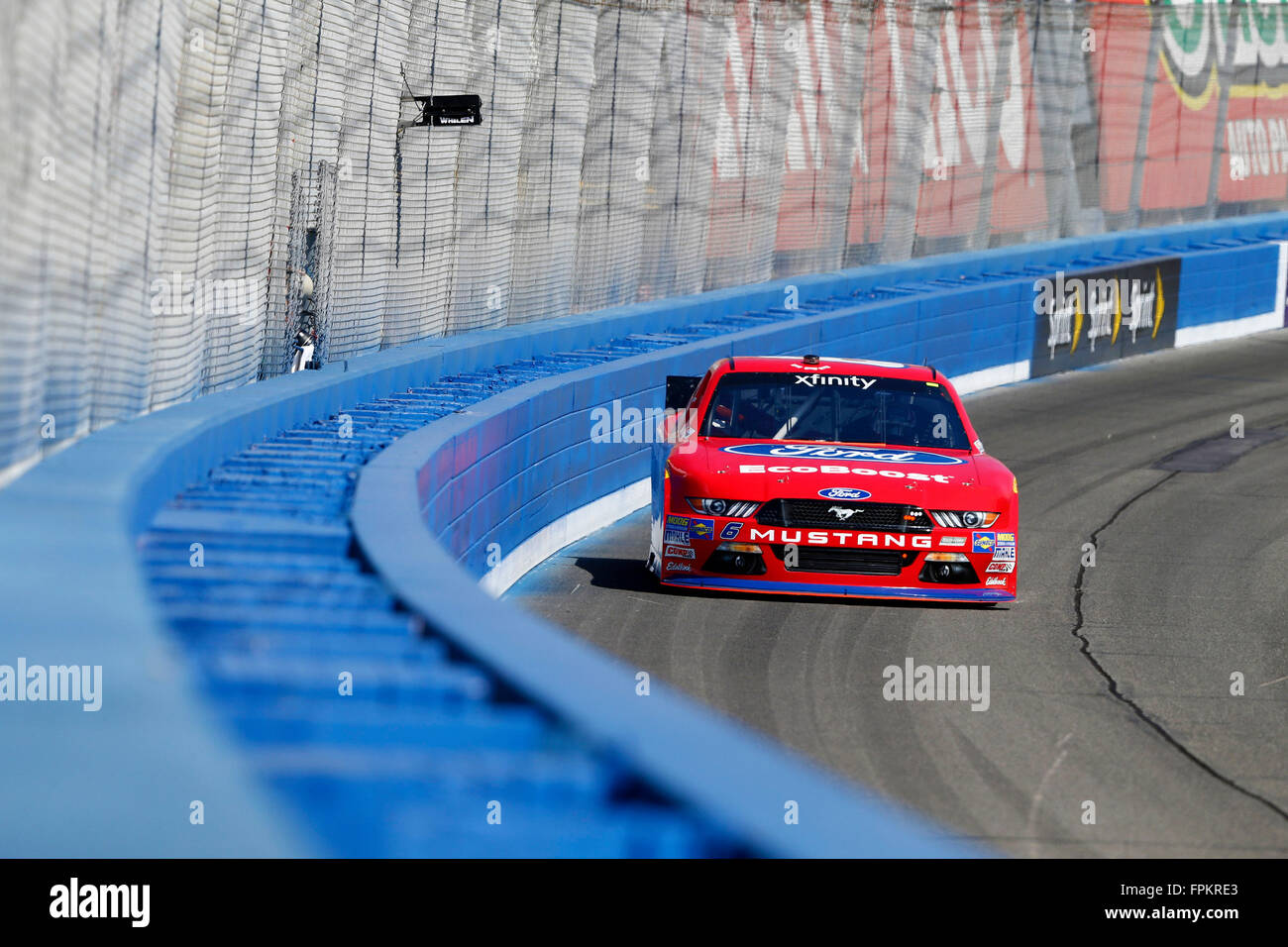 Fontana, CA, USA. 18th Mar, 2016. Fontana, CA - Mar 18, 2016: Darrell ...