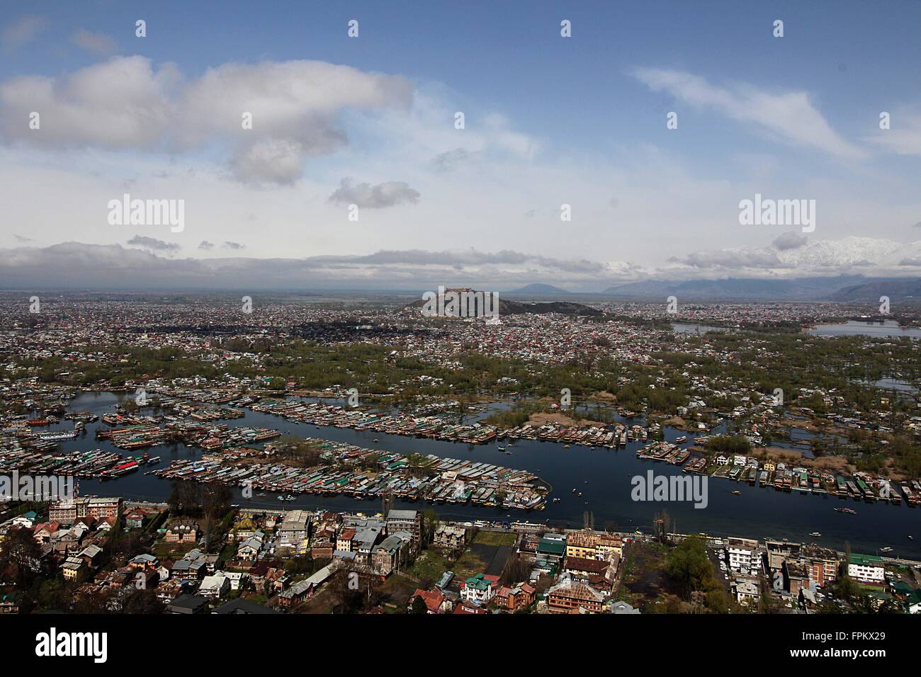 India. 19th Mar, 2016. An aerial view of Srinagar city with Kohi Maraan ...