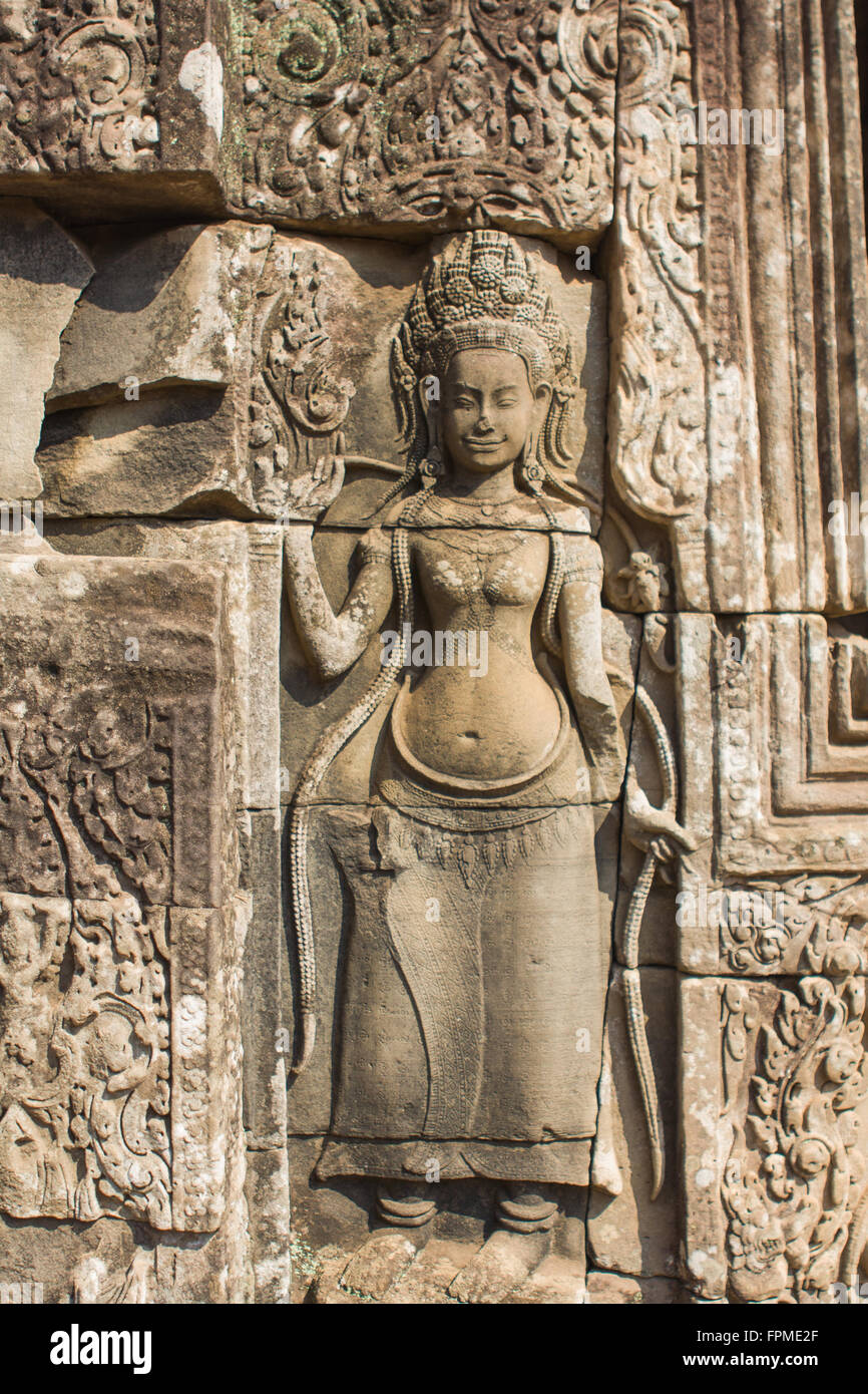 Apsara dancer stone carving at Angkor Wat temple Stock Photo - Alamy