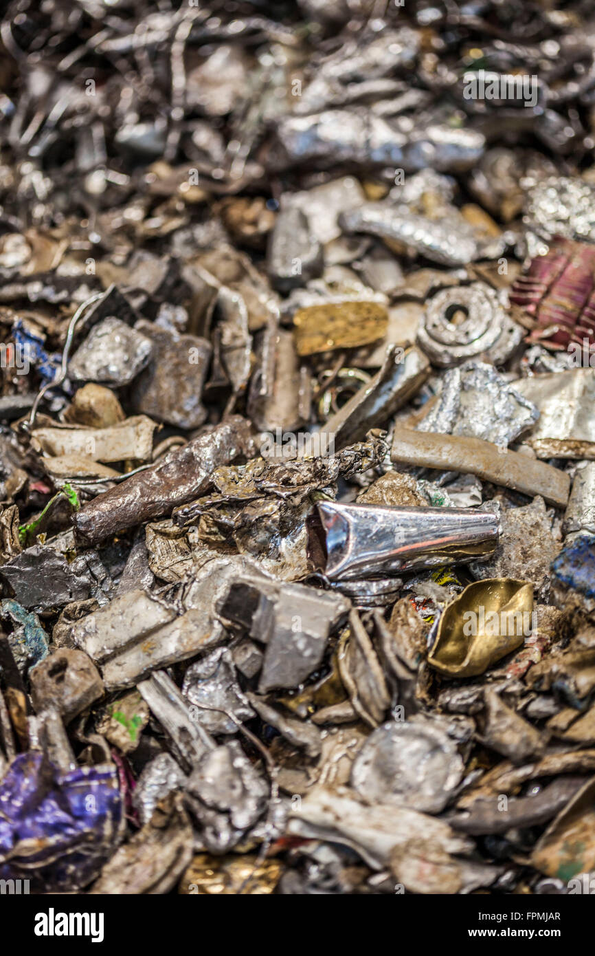 Scrap metal exterior hi-res stock photography and images - Alamy