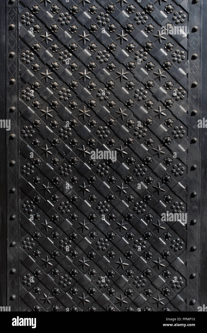 Iron forged door pattern close up. Urban patterns Stock Photo - Alamy