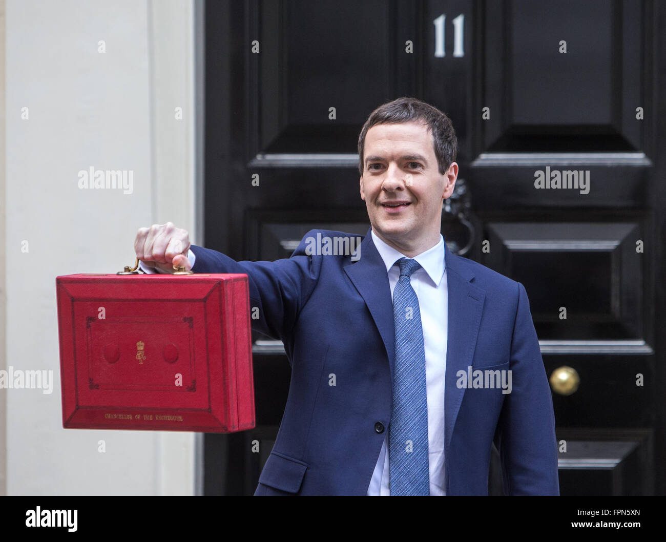 Chancellor,George Osbourne, show the red box on the steps of number 11 ...