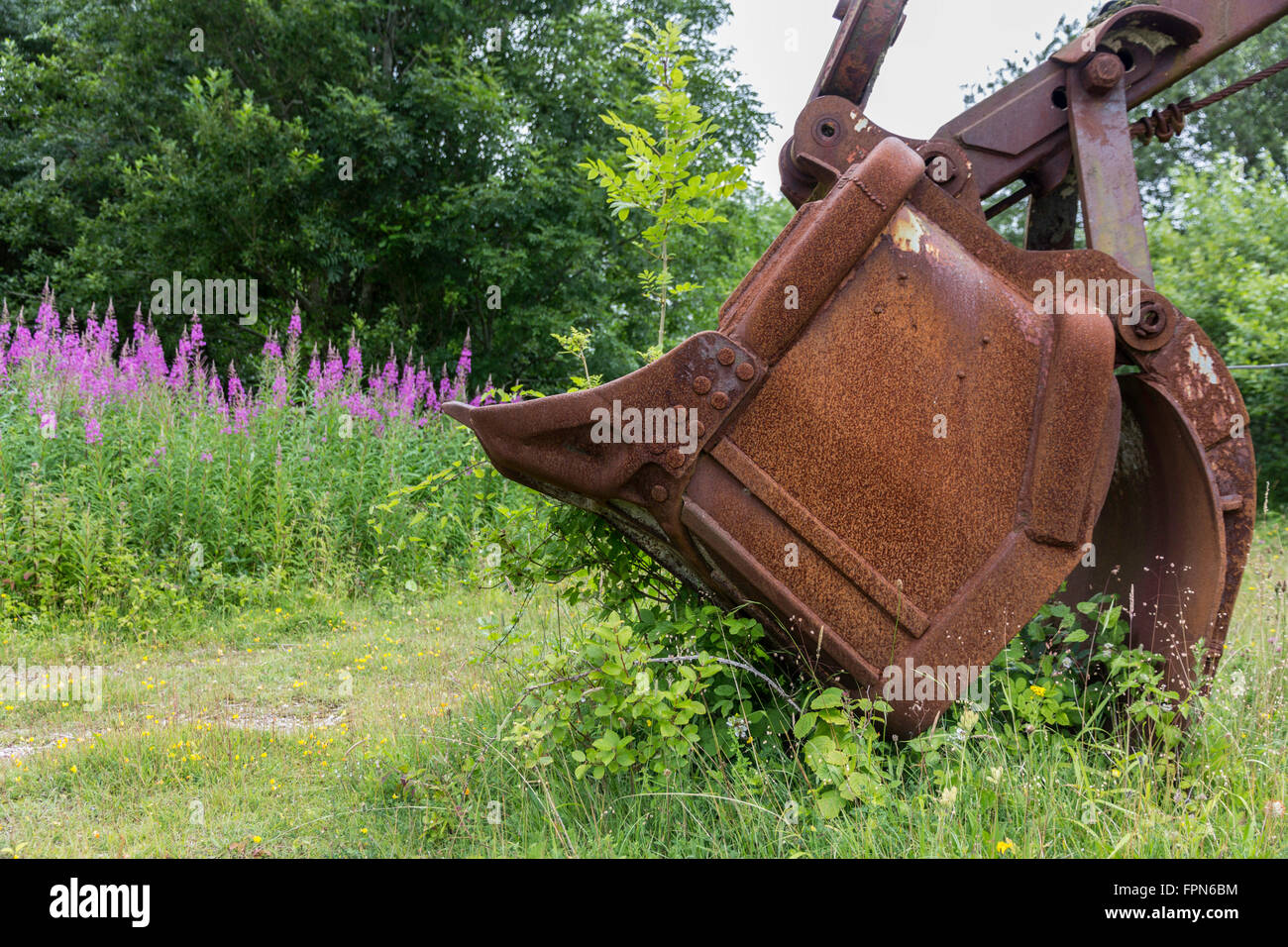 rusty old digger Stock Photo - Alamy