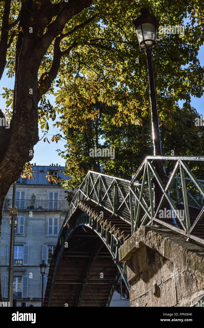 Canal st martin paris bridge hi-res stock photography and images - Alamy