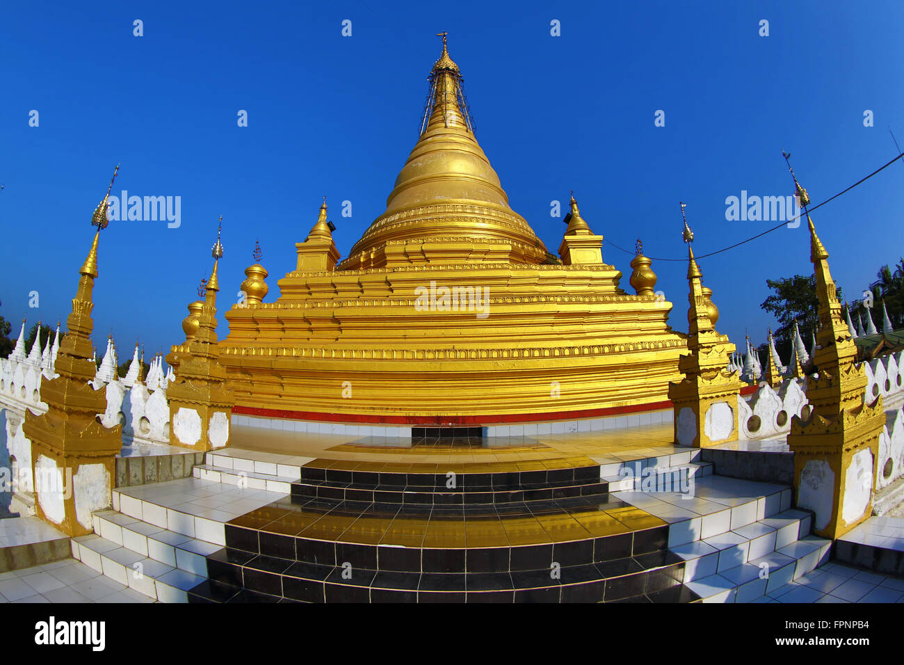White dhamma ceti shrines at Sandamuni Pagoda, Mandalay, Myanmar (Burma ...