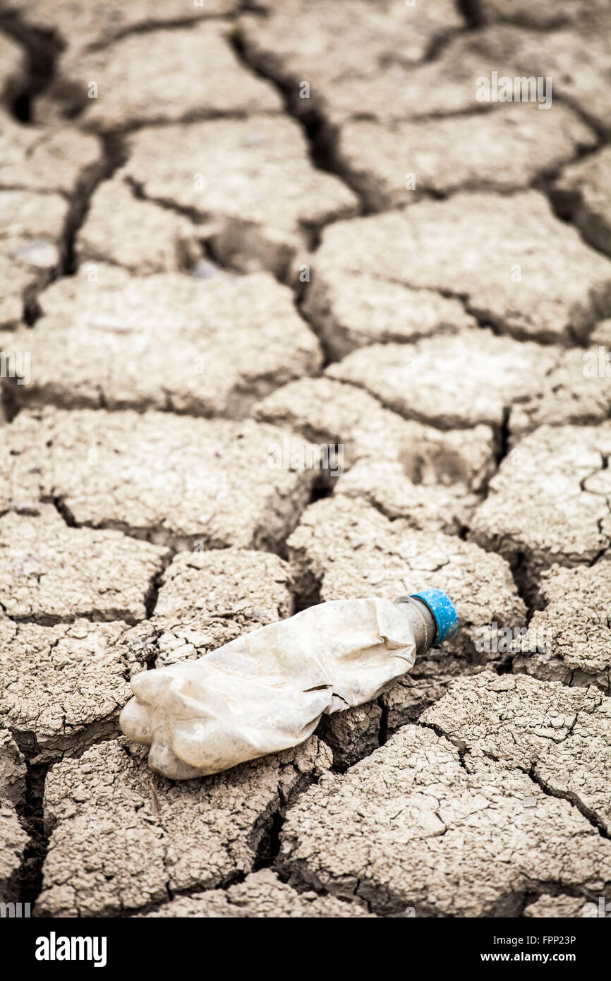 Dry land texture in desert Stock Photo - Alamy