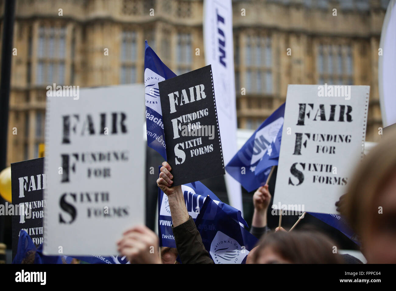 London, UK. 15th March, 2016 - Sixth form college teachers rally in ...