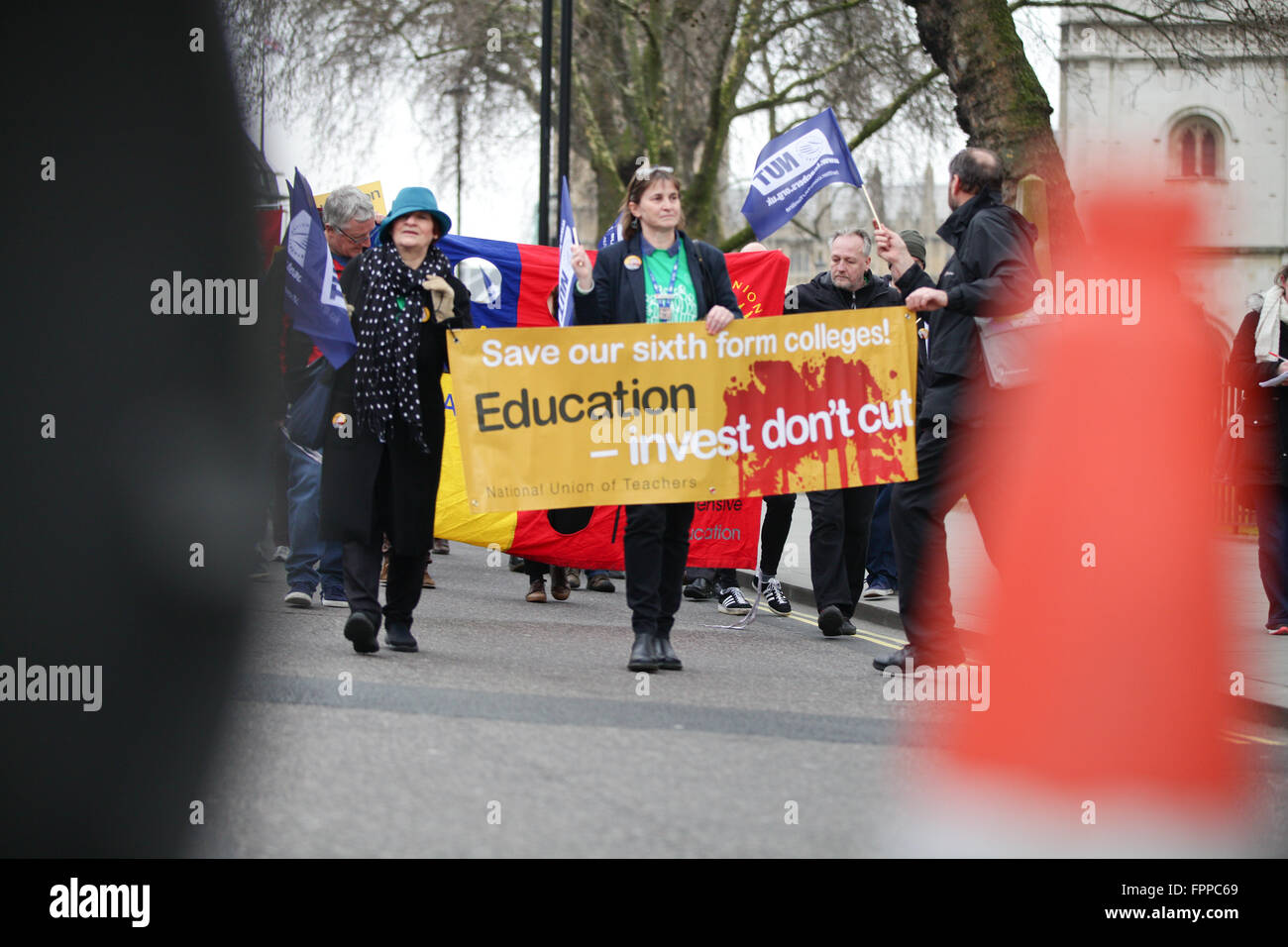 London, UK. 15th March, 2016 - Sixth form college teachers rally in ...
