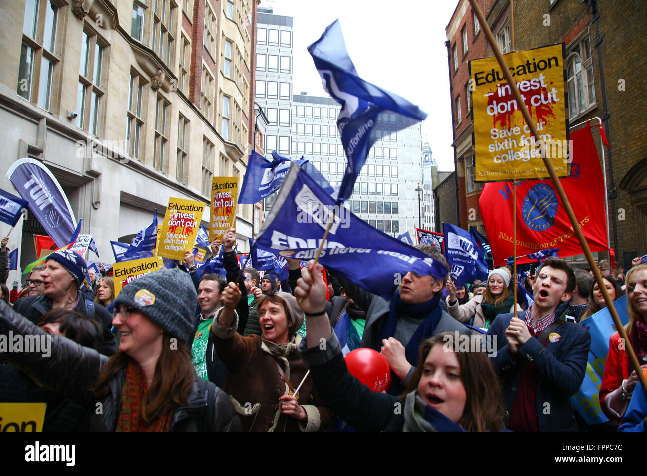Sixth form college teachers strike hi-res stock photography and images ...