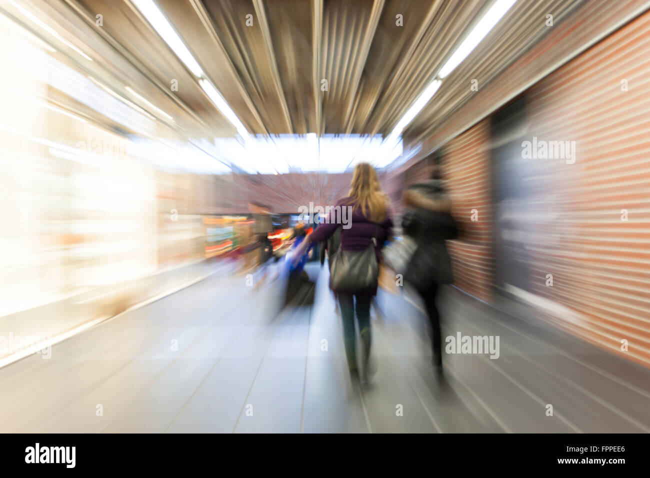 People in motion hi-res stock photography and images - Alamy
