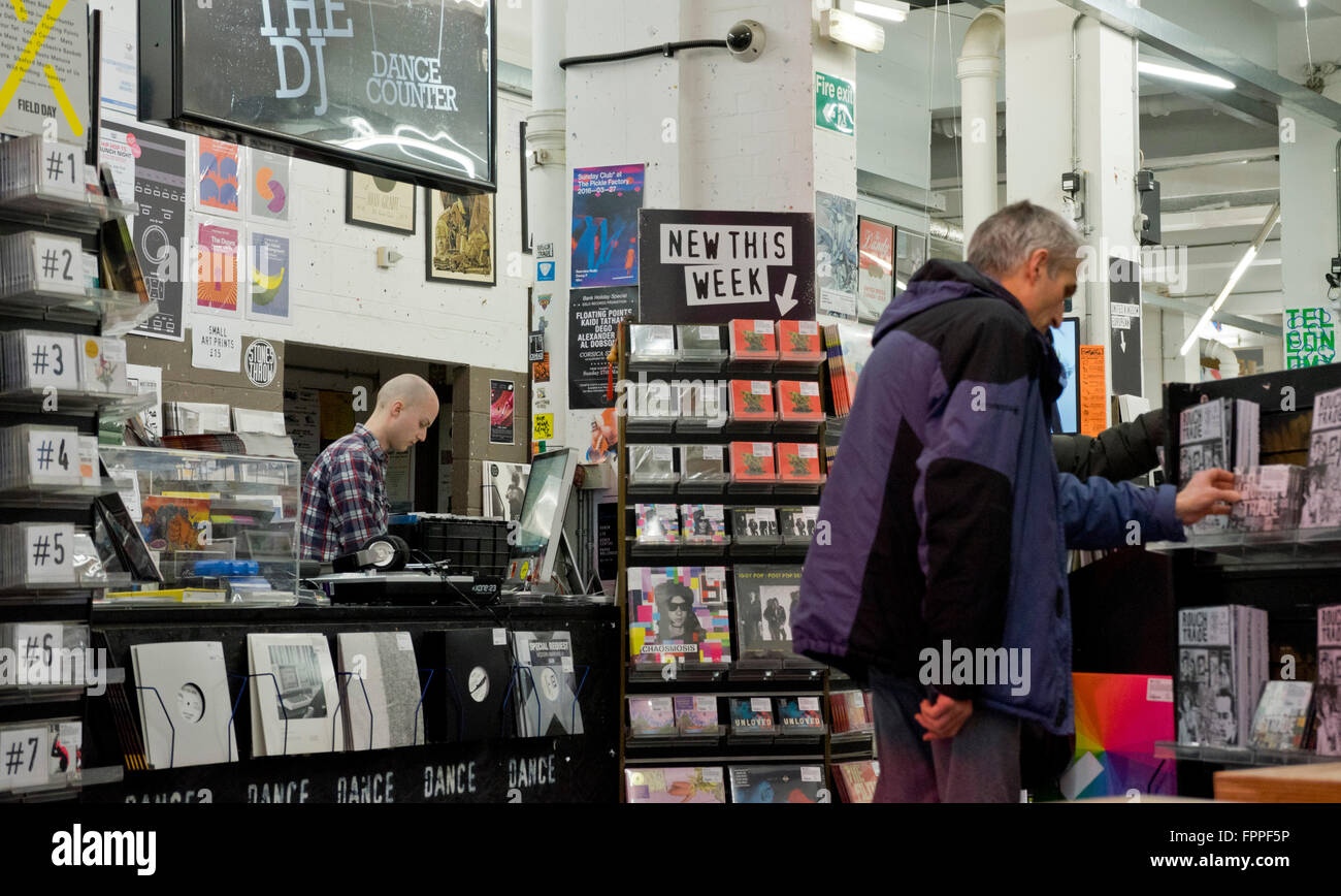 Record book shop hi-res stock photography and images - Alamy