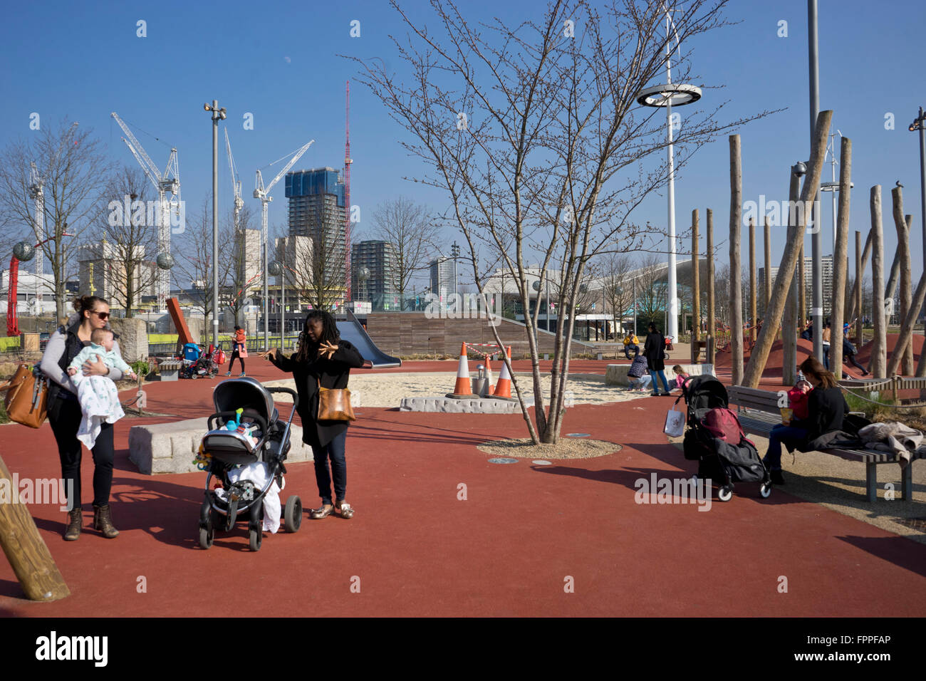 Children london playground hi-res stock photography and images - Alamy