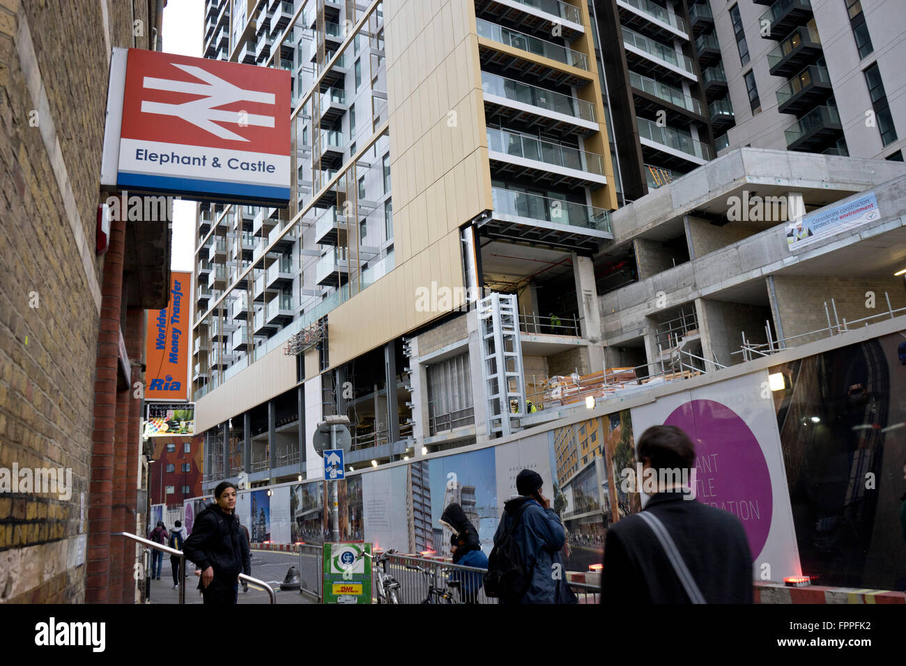 Elephant and castle london building hi-res stock photography and images ...