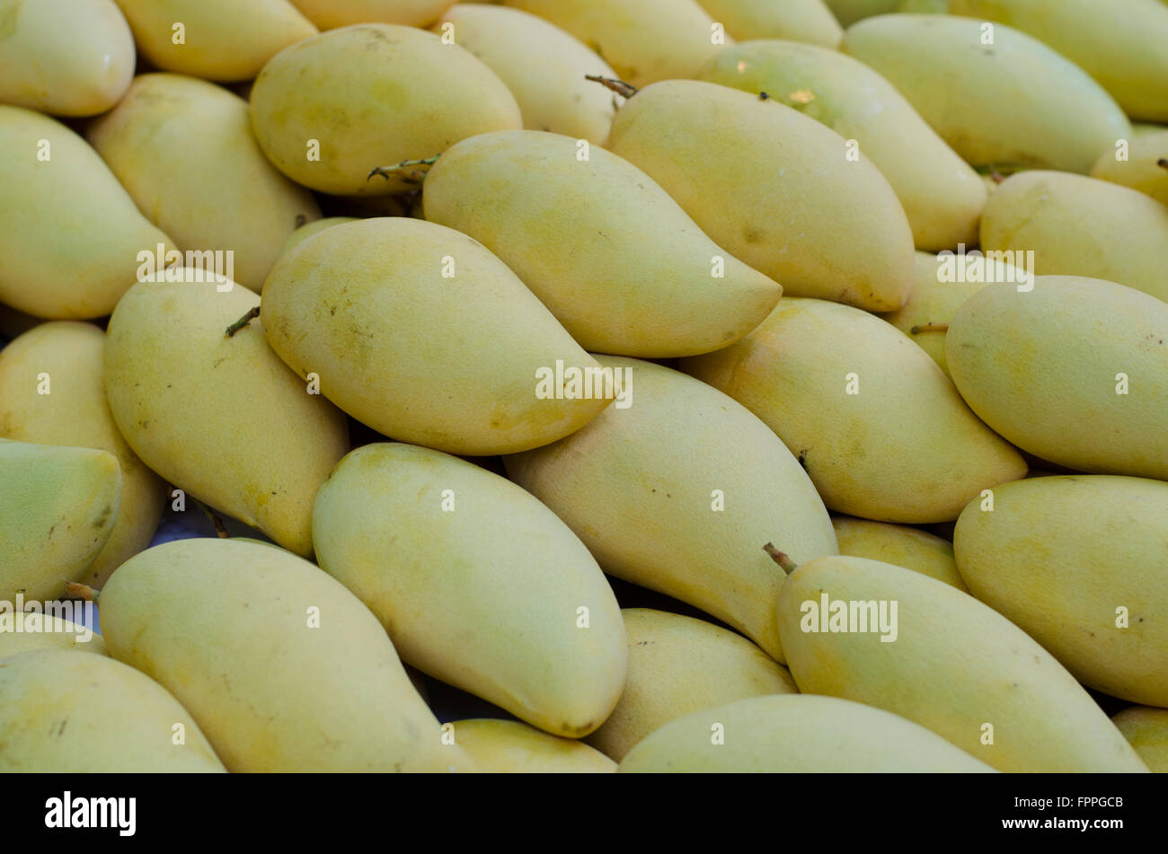 Ripe mango in local market, Thailand Stock Photo - Alamy