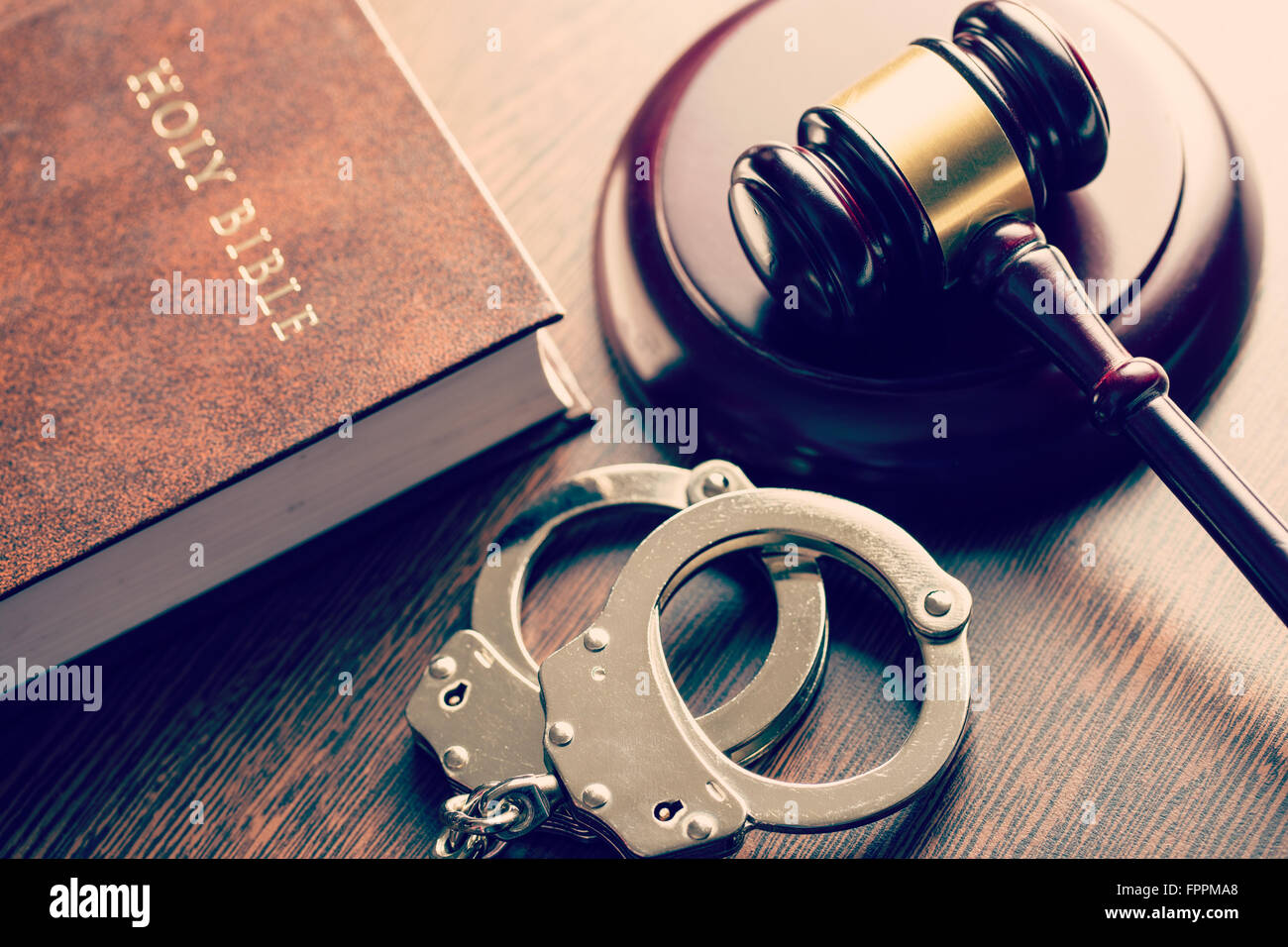 the judge gavel and handcuffs Stock Photo - Alamy