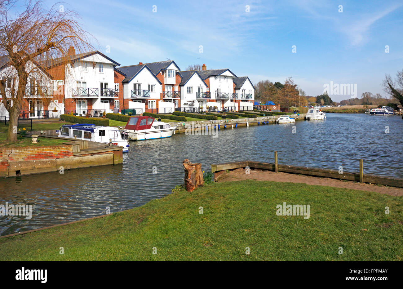 A view of the Staithe on the Norfolk Broads at Loddon, Norfolk, England ...