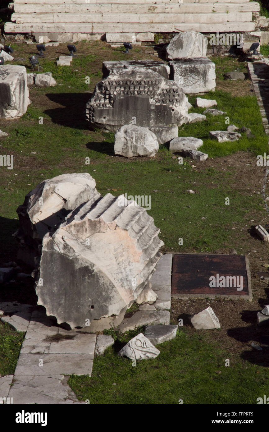 Ancient roman columns brick hi-res stock photography and images - Alamy