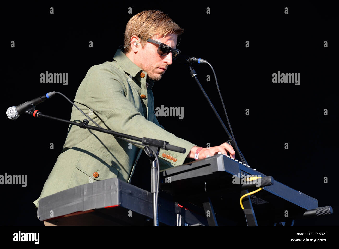 Hand piano hi-res stock photography and images - Alamy
