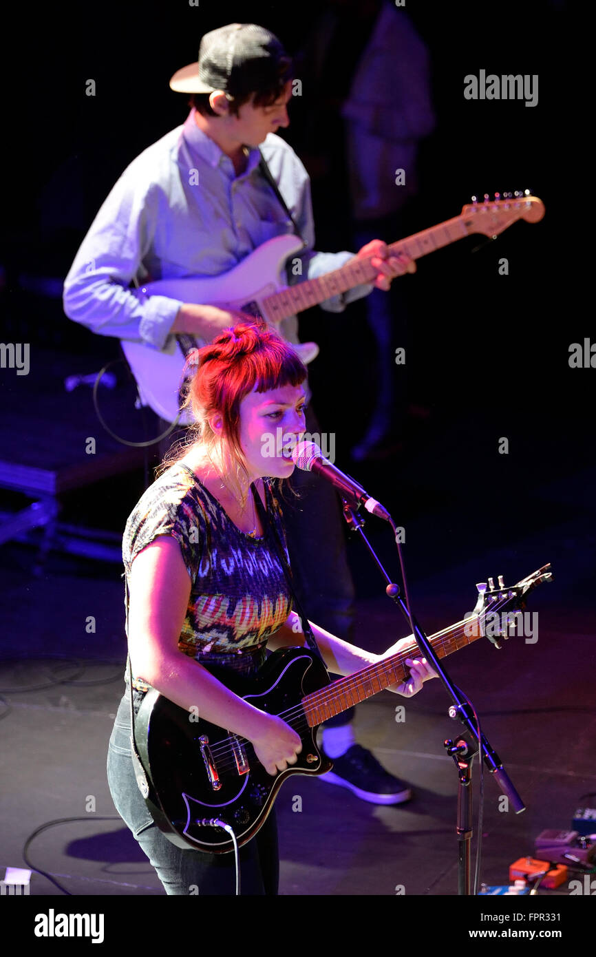 Indie rock singer hi-res stock photography and images - Alamy