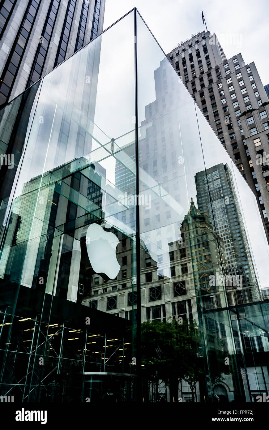 5th avenue new york hi-res stock photography and images - Alamy