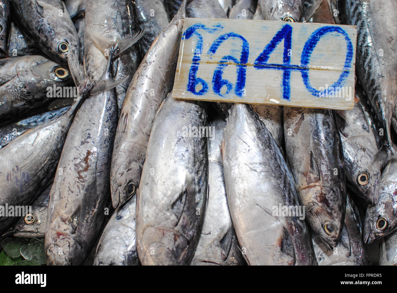 Fish market stall Stock Photo - Alamy