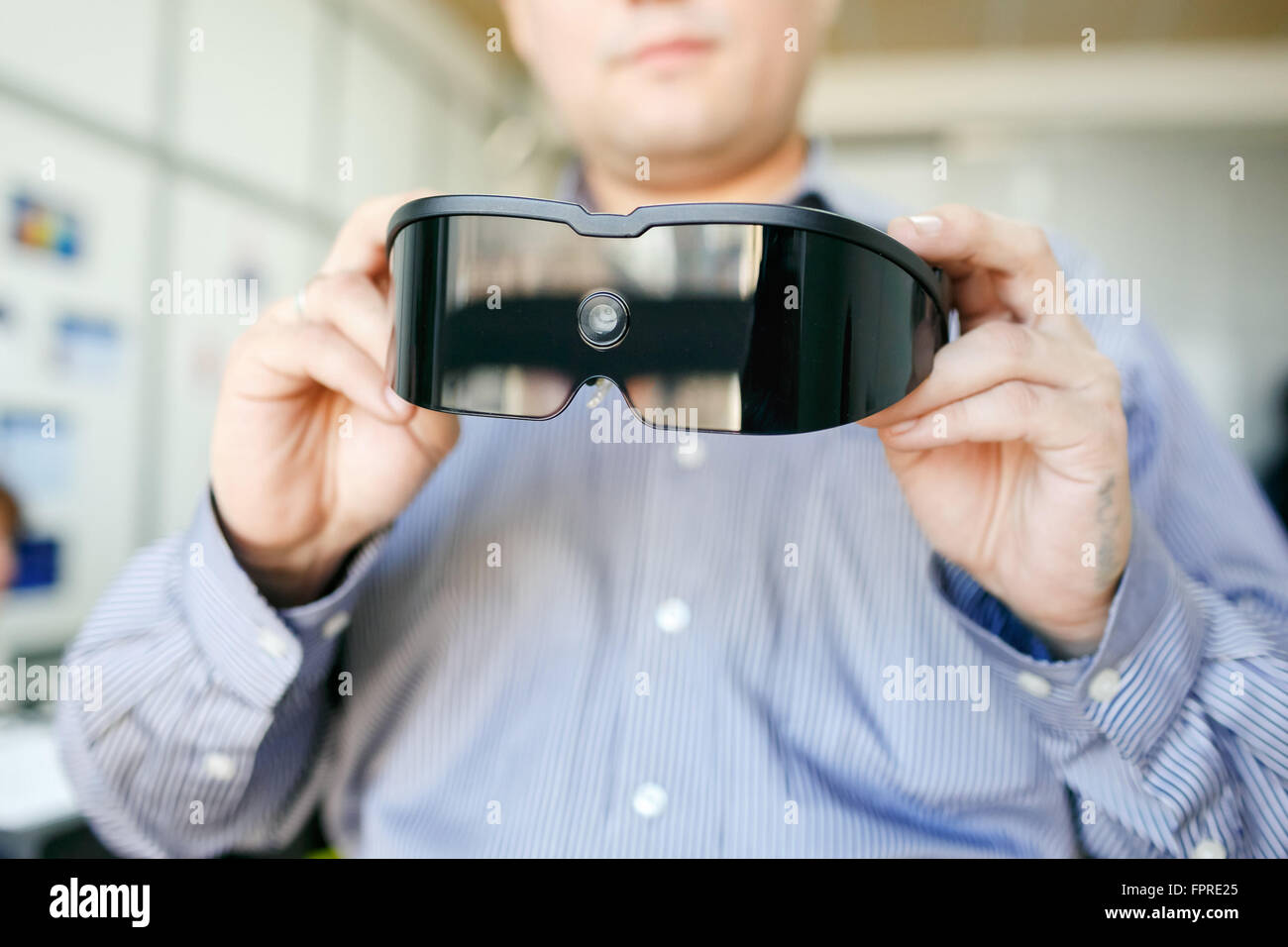 Reality virtual man hands hi-res stock photography and images - Alamy