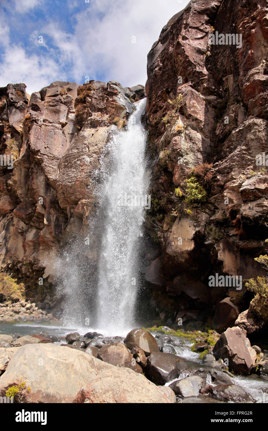 Waterfall in tongariro national park hi-res stock photography and ...