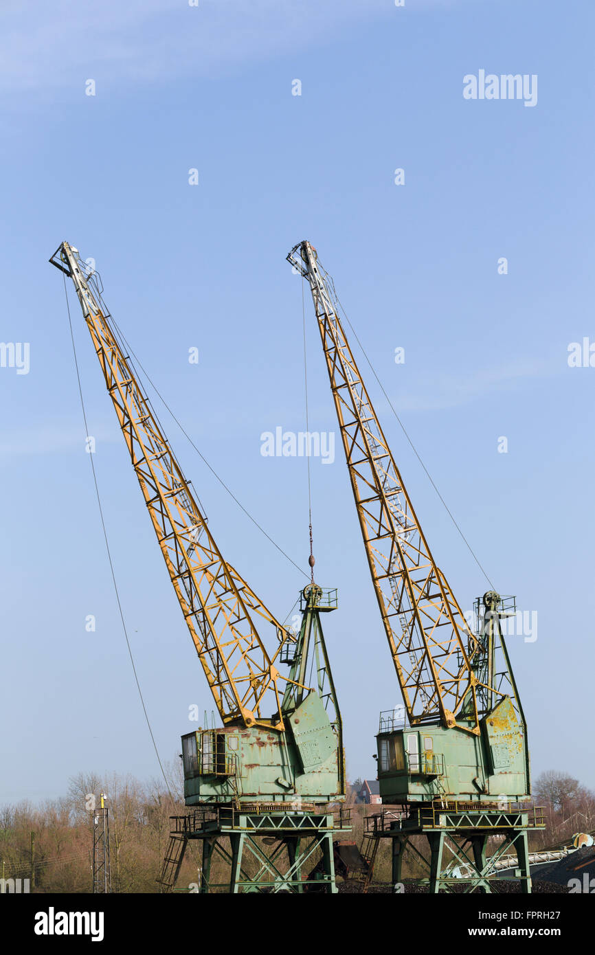 Two old steel cranes at Sharpness Docks, South Gloucestershire Stock Photo - Alamy