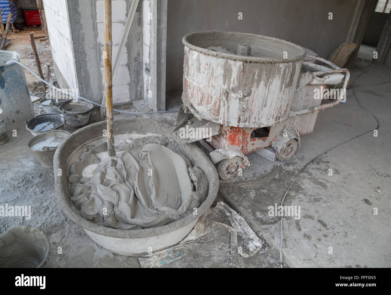 Mortar mixer machine hi-res stock photography and images - Alamy