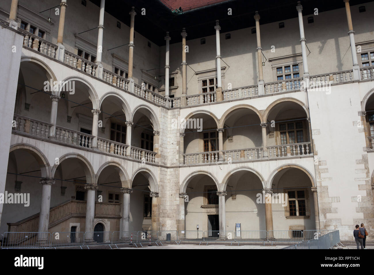 Courtyard renaissance building arcades hi-res stock photography and ...