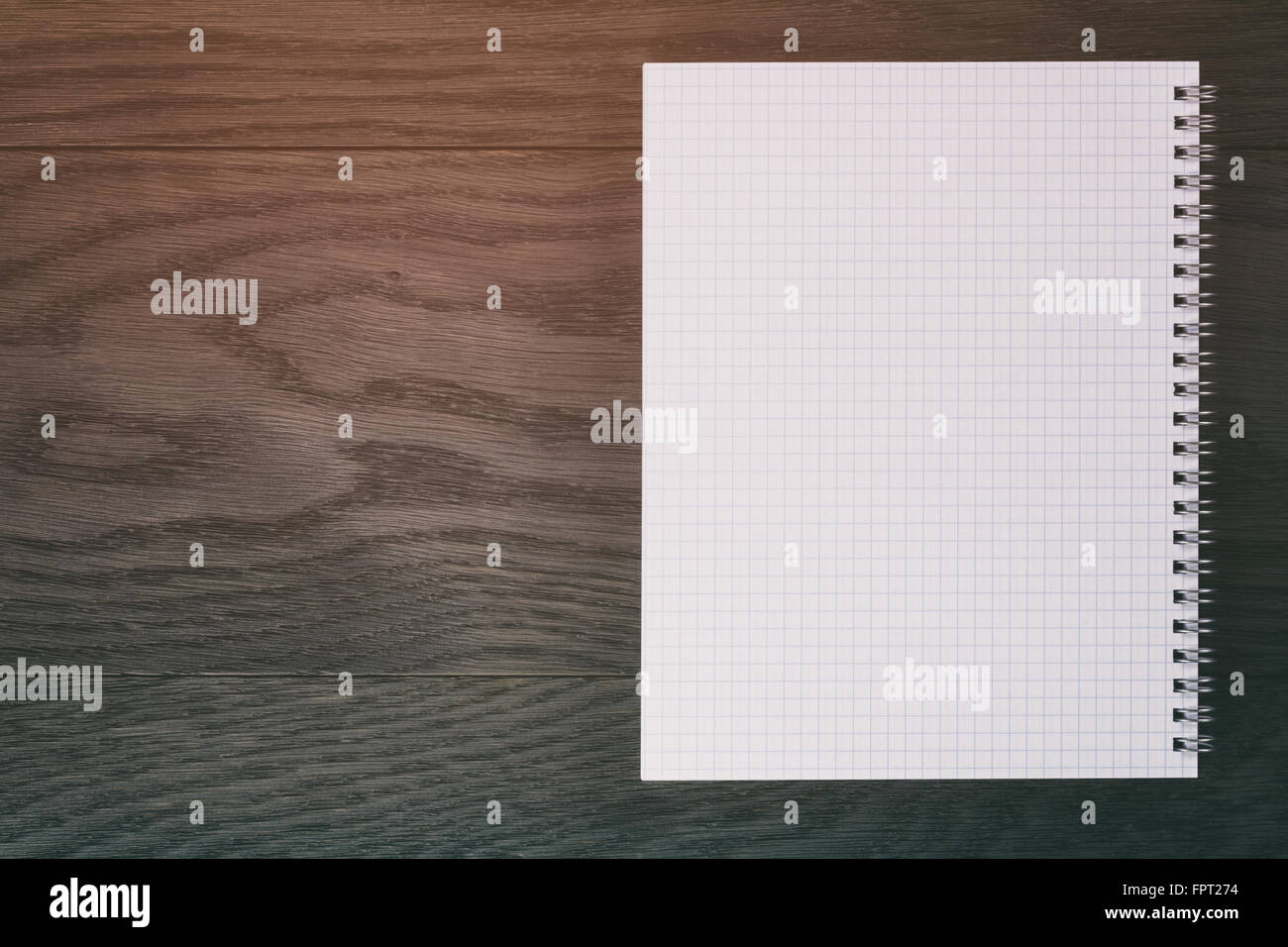 blank notepad on wood table Stock Photo - Alamy