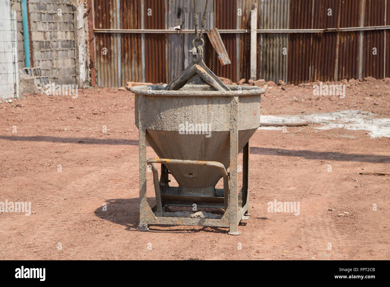 Crane lifting cement container construction hi-res stock photography ...