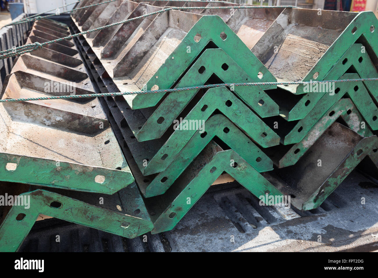 Steel columns frame construction in site (concrete pillar mold Stock ...