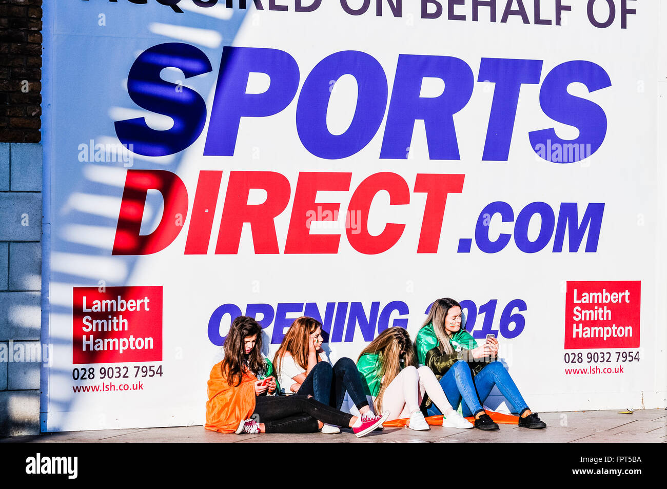 Sports direct sign hi-res stock photography and images - Alamy