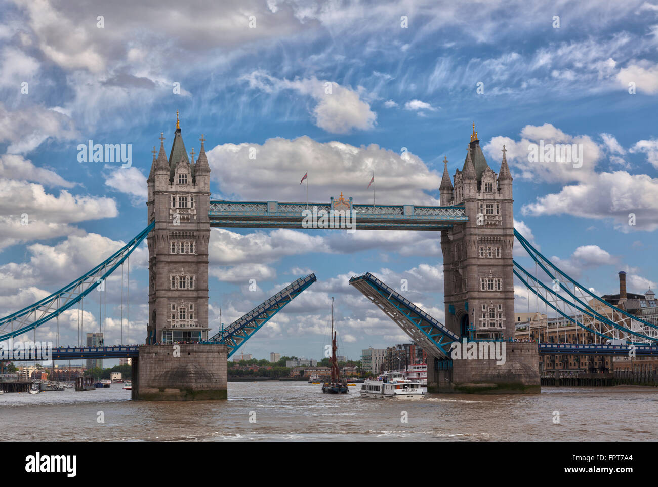 Raised bridge hi-res stock photography and images - Alamy
