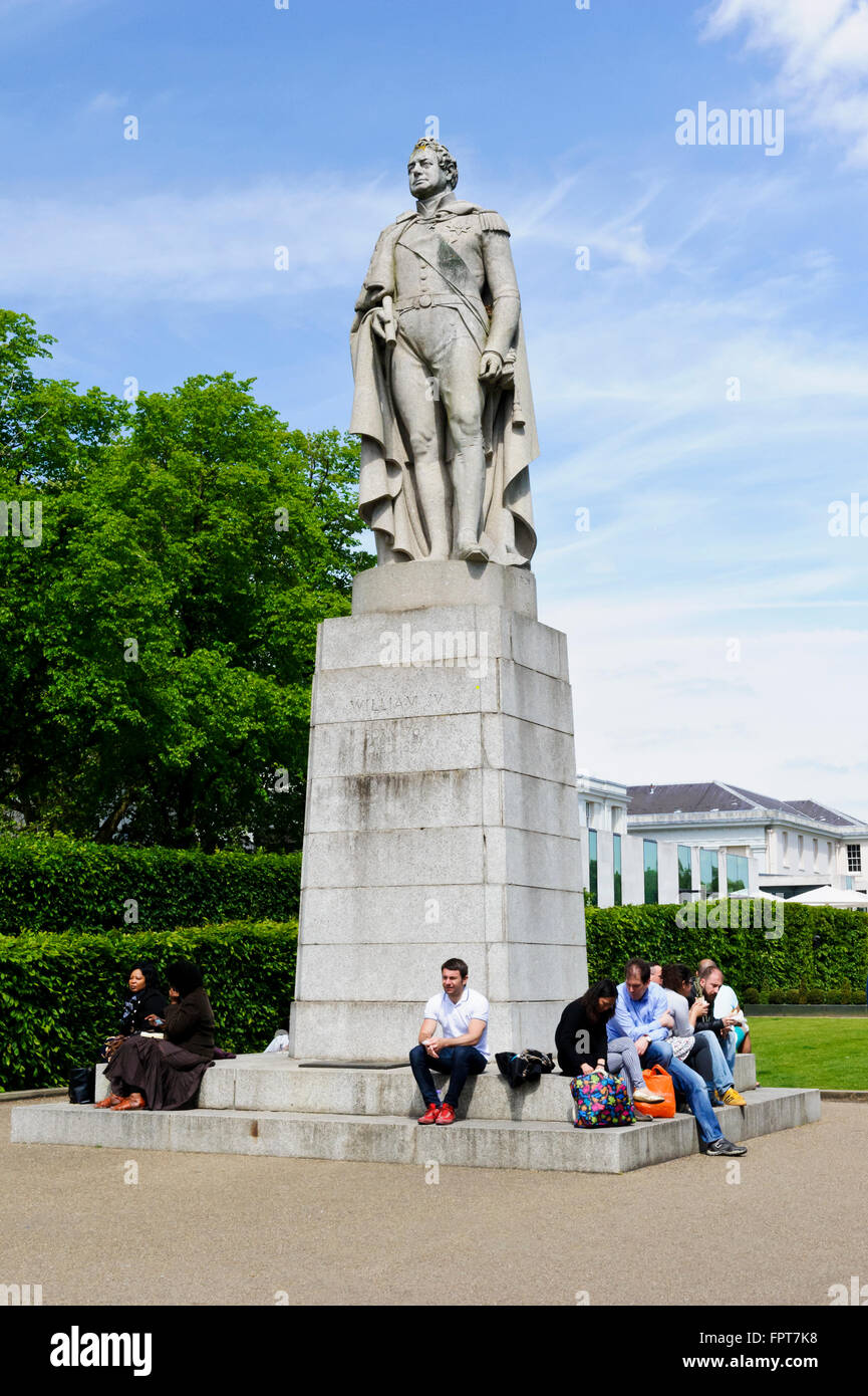 Statue king william iv hi-res stock photography and images - Alamy